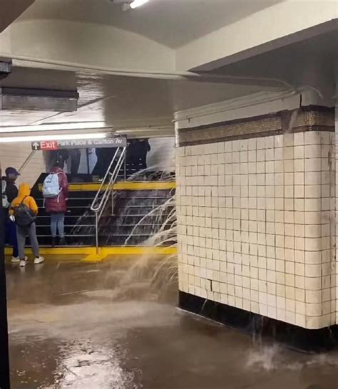 纽约的良心下水道呢？纽约地铁被淹成了水帘洞！ 知乎