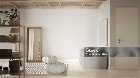 베이지 색 색조의 아늑한 나무 평화로운 객실 세라믹 타일 바닥 카펫 둥근 푸프 식물과 장식과 소파가있는 선반 거울과 문 스파 호텔 스위트 현대적인 인테리어 디자인 0명에