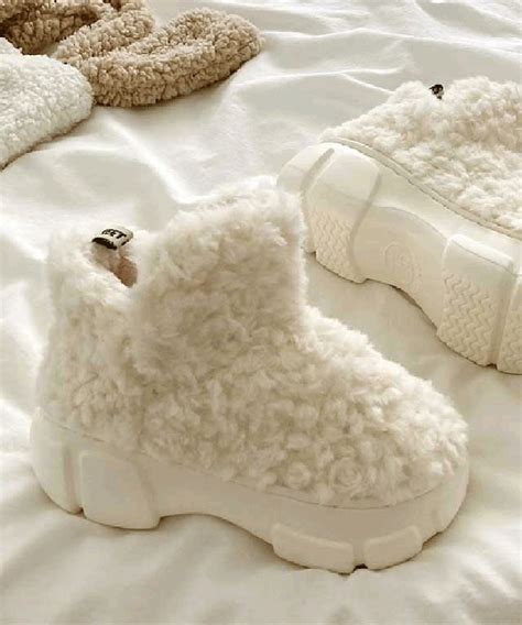 🖤키작녀반해🖤 7cm 키높이효과‼ Lovely~큐티 방한템🔥 뽀글이 페이크퍼 하이탑 통굽 방한 부츠 2color 에이블리