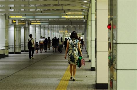 Premium Photo People Walking In Subway Station