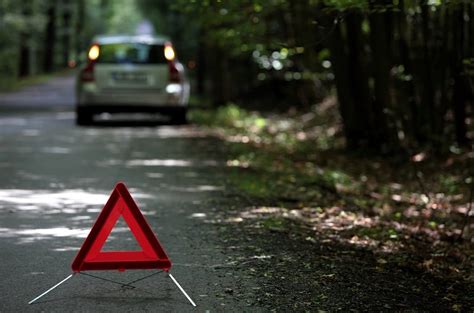 Essential Things You Should Always Keep In Your Car