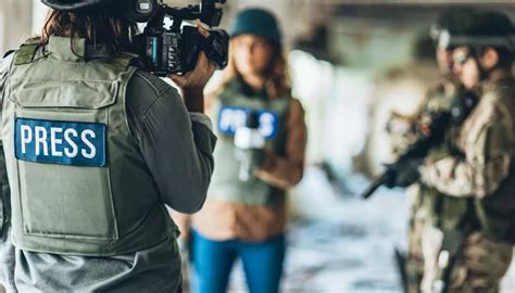 Як журналісти мають працювати в умовах війни Детектор медіа