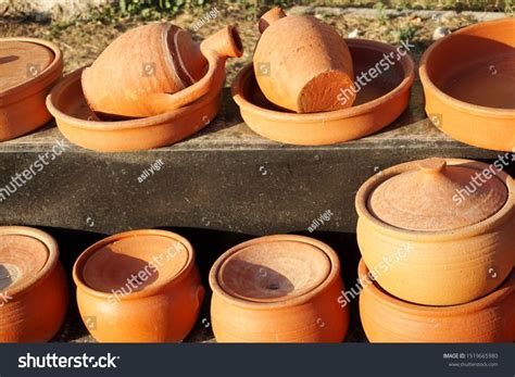 Zdjęcie Stockowe „traditional Handmade Earthenware Pots Pots Made