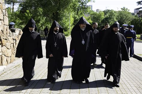 Մայր Աթոռի Սուրբ Էջմիածնի միաբաններն այցելել են «Հաղթանակ զբոսայգի — Հայաստանի Հանրային Ռադիո