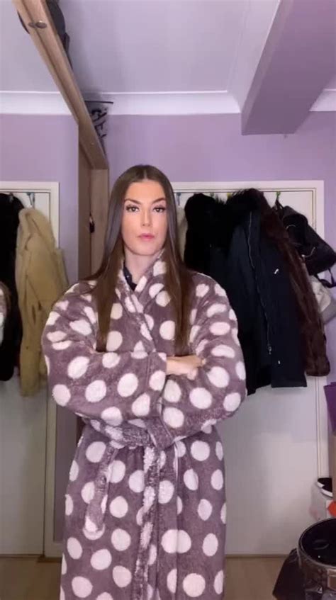 73 Seductive Scrolller