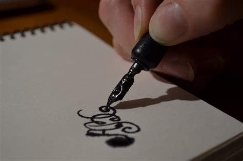 무료 이미지 쓰기 기록 화이트 펜 손가락 검은 잉크 닫다 미술 그림 스케치 디자인 원고 달필 본문