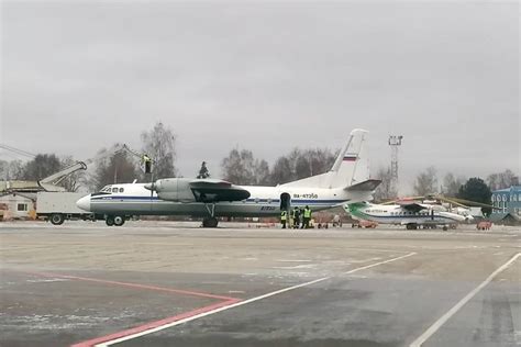 В Усть Цильме после посадки у самолета обнаружили неисправность шасси « БНК