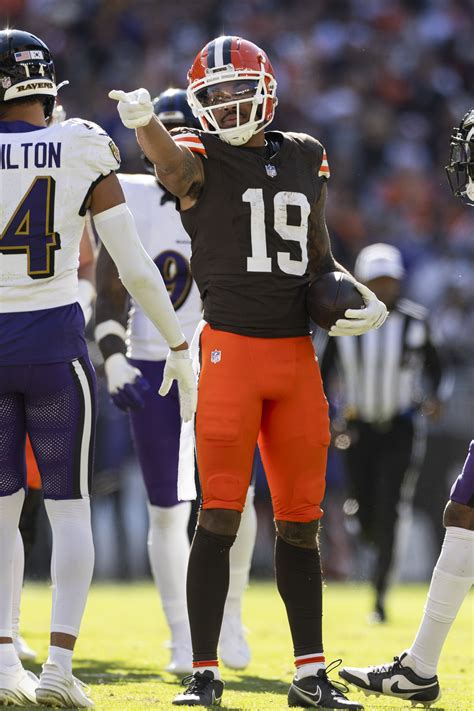 Who Should I Start Cedric Tillman Or Devin Neal