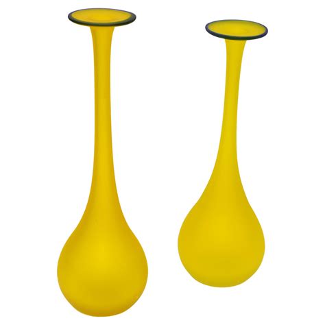 Mid Century Modern Smoked Grey Glass Teardrop Bud Vase For Sale At 1stdibs Mid Century Vase