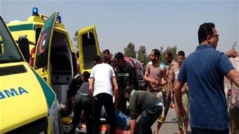 حزن بين أهالي قرية بني مر بأسيوط عقب مصرع وإصابة 4 من أسرة واحدة بحادث