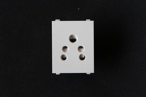 Socket Modules Electrical Sockets इलेक्ट्रिक सॉकेट विद्युतीय सॉकेट Omega Switchgear
