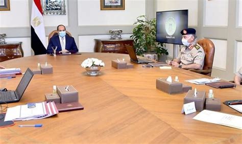 الرئيس السيسي يستعرض جهود الهيئة الهندسية للقوات المسلحة في المشروعات
