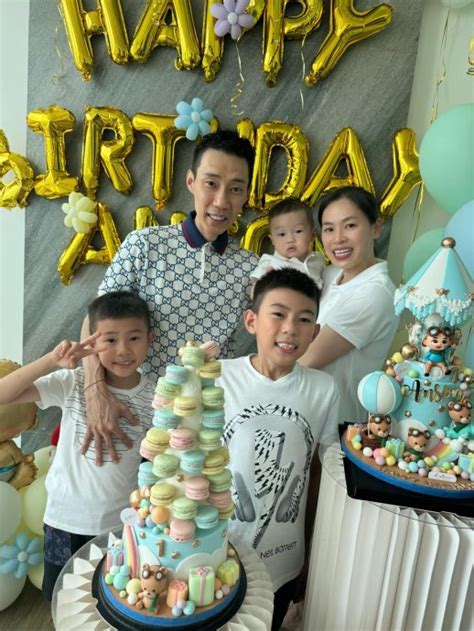 李宗伟小儿子1岁生日快乐 哥哥马来文考试神奇90分助兴 体育 场外花絮