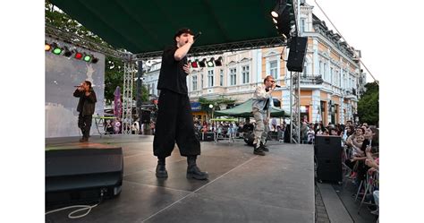 Енергичен и емоционален финал на изложението „Уикенд туризъм с концерт на група „Молец