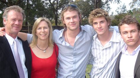 Chris Hemsworths Mum Leonie Amazes Fans With Youthful Looks The Advertiser