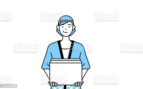 여름 축제를 위해 해피 코트를 입고 골판지 상자를 나르기 위해 일하는 노인 여성 Matsuri에 대한 스톡 벡터 아트 및 기타 이미지 Matsuri Obon