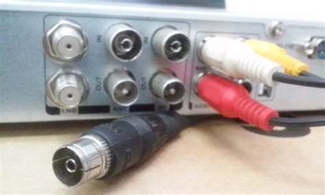 Using The Rf Out Port On Your Decoder How To Techsawa