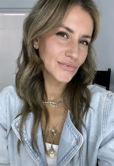 Gee Beauty Nourishing Lip Gloss Gee Beauty