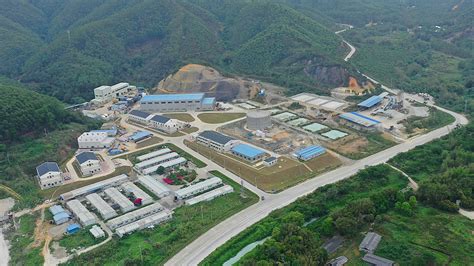 China Constructs The Worlds Largest Plexiglass Structure For Neutrino