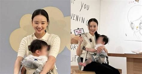 손연재 누가 봐도 엄마 유모차 잊은 미술관 나들이 펀칭 니트 조거팬츠룩