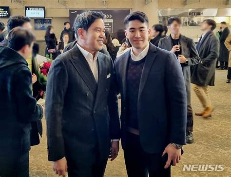 [단독] 신세계家 정용진 장남 정해찬 美록펠러 자산운용사서 인턴