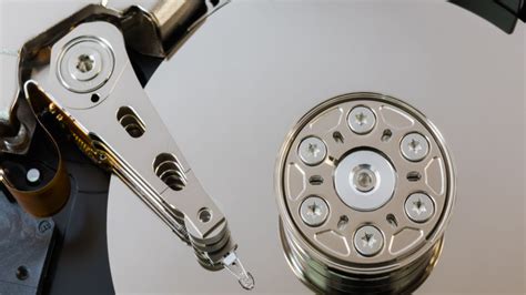 how to enlarge a virtual machine s disk in virtualbox or vmware