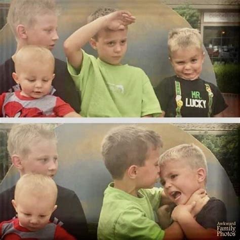 믿을 수 없을 만큼 어색한 가족 사진 포토 앨범에 넣기엔 전혀 부적합하다 Page 35