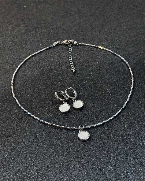 БРАСЛЕТИ ЧОКЕРИ СЕРЕЖКИ ПРИКРАСИ ПОДАРУНКИ Базові прикраси для щоденного носіння з