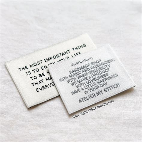 라벨핸즈 라벨디자인and라벨제작 장인👩🏻‍🎨 ️레트로 아이보리 블랙 𝐯𝐬 ️클래식 아이보리 그레이 ️기본이지만 직조바탕 색감차이를 비교해보기 좋은 두가지가 마침 딱 보여서