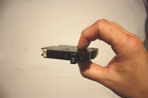 How To Replace A Circuit Breaker Extreme How To