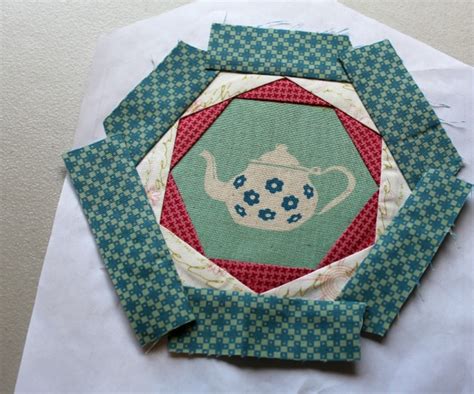 A Quilter S Table Patchwork Please Happy Hexagon Trivet