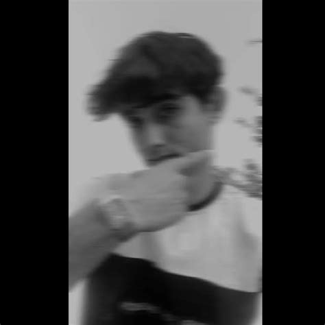 ‎میلاد اسماعیل زاده ریزی‎ Milades On Threads