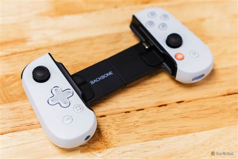 The Best Controllers For Mobile Gaming In 2025