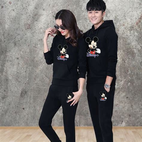 สินค้าในไทย ชุดเซ็ทกันหนาวเสื้อฮู๊ด แขนยาว กางเกงขายาว เสื้อแขนยาวมีหมวก ผ้านุ่นใส่สบาย ใส่ได้