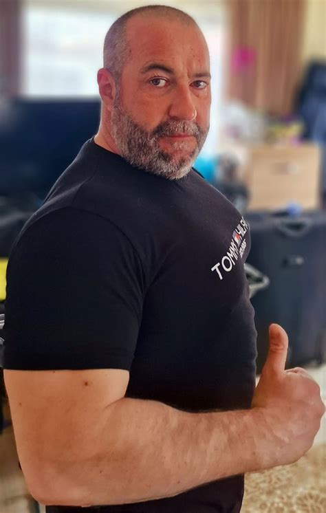 Митьо Крика бяга от Англия ще става даскал в Чепеларе Хай Клуб