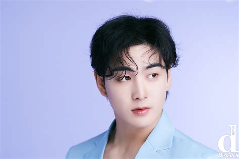 Hⓓ포토 분위기에 취한다 ㅣ 백호 디스패치 뉴스는 팩트다