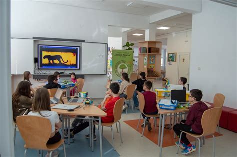 Нова образователна платформа подкрепя училищата да въвеждат актуални програми по дигитални науки