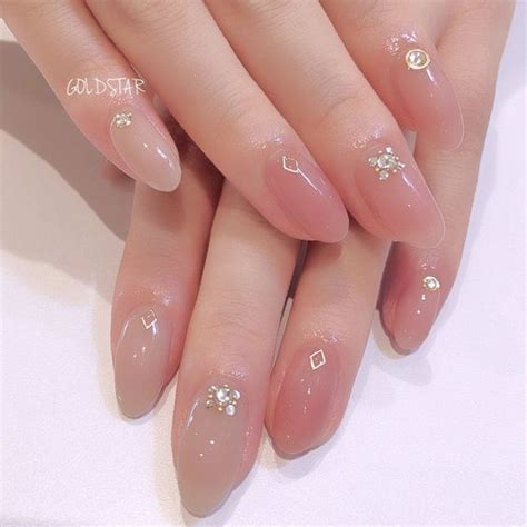 สุดหรูลูกคุณหนูแบบสุด รวม 30 ไอเดียทำเล็บ ทรงอัลมอนด์ แบบ เรียบหรูดูแพง ไฮโซสุด ๆ ไปเลยจ้า