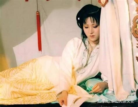 王夫人为何对黛玉赶尽杀绝？晴雯挣命补的雀金裘，竟是宝玉的战衣 知乎
