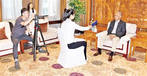 ပြည်ထောင်စုဝန်ကြီး ဦးအောင်နိုင်ဦး တရုတ်မီဒီယာမ