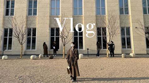 Vlog L 북촌 쇼룸투어 아쎄르 레이스 뉴발란스 아모멘토 그랑핸드 카페 와이엔 을지로 르템플 직장인 일상 브이로그 Youtube