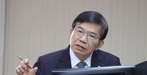 引水人酒未退致貨船撞港 台交長：領航前需酒測 高雄港 碼頭 航港局 大紀元