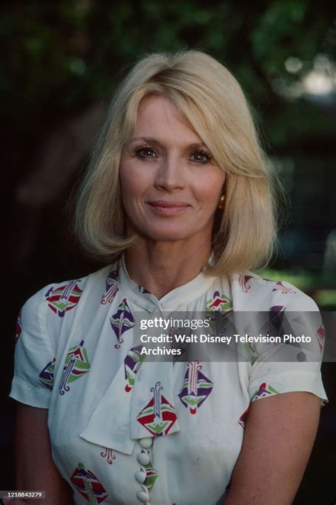 Angie Dickinson Appearing In The Abc Tv Mini Series Pearl News Photo