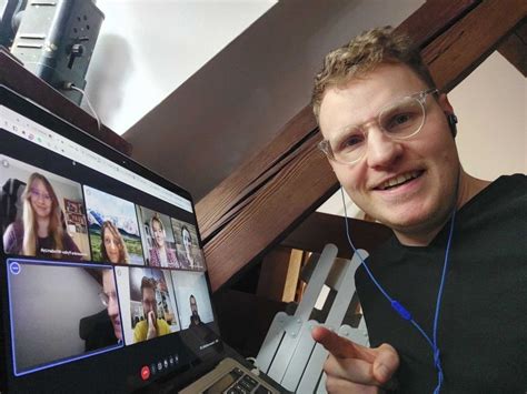 Sales Meet Content Michał Mike Lisewski