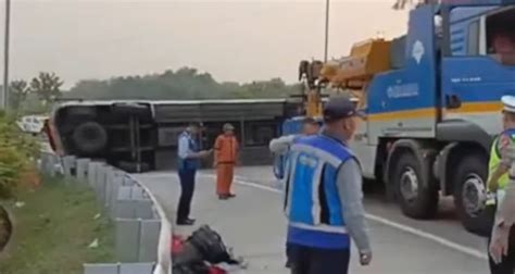 12 Penumpang Tewas Sopir Bus Handoyo Yang Kecelakaan Di Tol Cipali