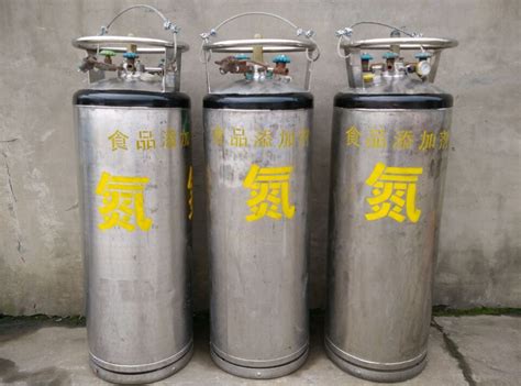 氮气罐 气钢瓶 氢气罐 大山谷图库
