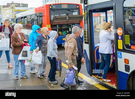 The Bus Queue At Dawn Wilkerson Blog