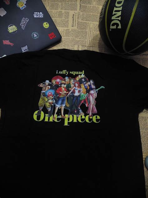 Kaos Dengan Desain One Piece Fesyen Pria Pakaian Atasan Di Carousell