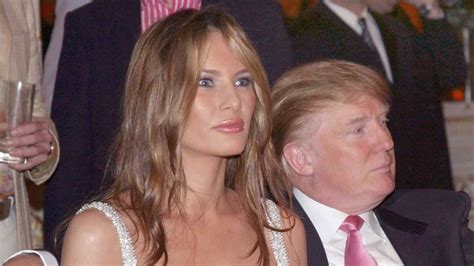 Trump Bat Melania Reizwäsche Vor Seinen Freunden Zu Tragen