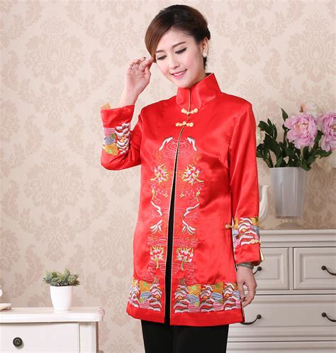长唐装 汉服 大山谷图库